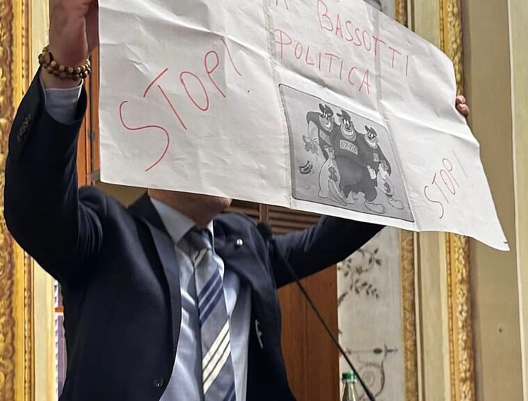 De Luca : abbiamo sventato l'ennesima volgarità legislativa. Rimane ...